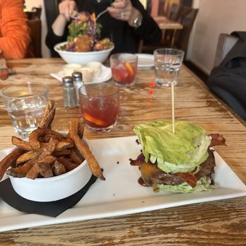 BURGER BAR CRESCENT - Updated October 2025 - 913 Photos & 594 Reviews ...