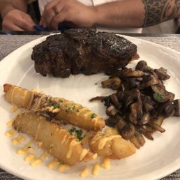 HAMPTONS - Updated October 2025 - 196 Photos & 160 Reviews - 33 N Main ...