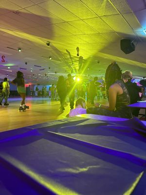 WINNWOOD SKATE CENTER - Updated December 2025 - 15 Photos & 22 Reviews ...