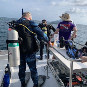 RAINBOW REEF DIVE CENTER - Updated December 2025 - 19 Photos & 11 ...