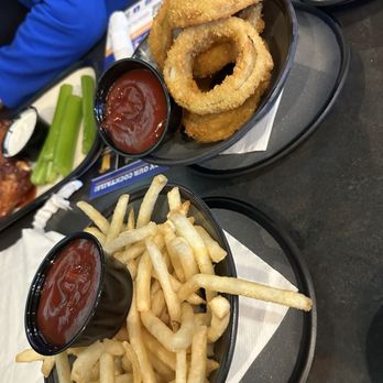 TJ CHUMPS - Updated July 2025 - 72 Photos & 110 Reviews - 7050 ...