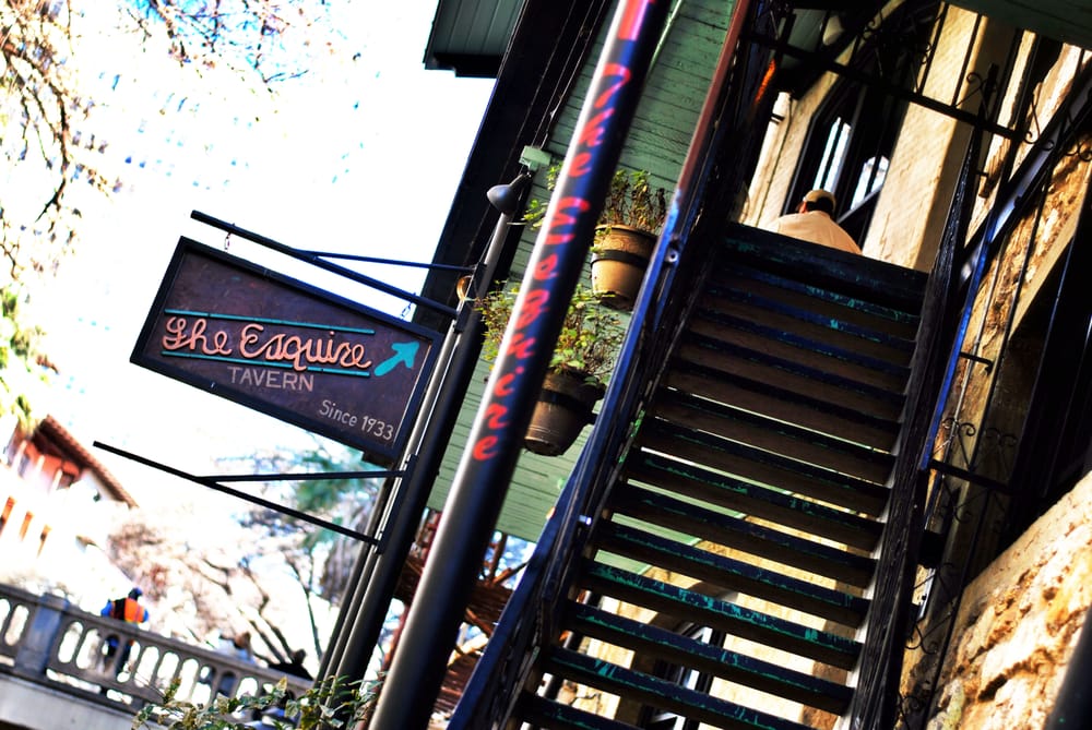 THE ESQUIRE TAVERN - 2664 Photos & 3014 Reviews - 155 E Commerce St ...