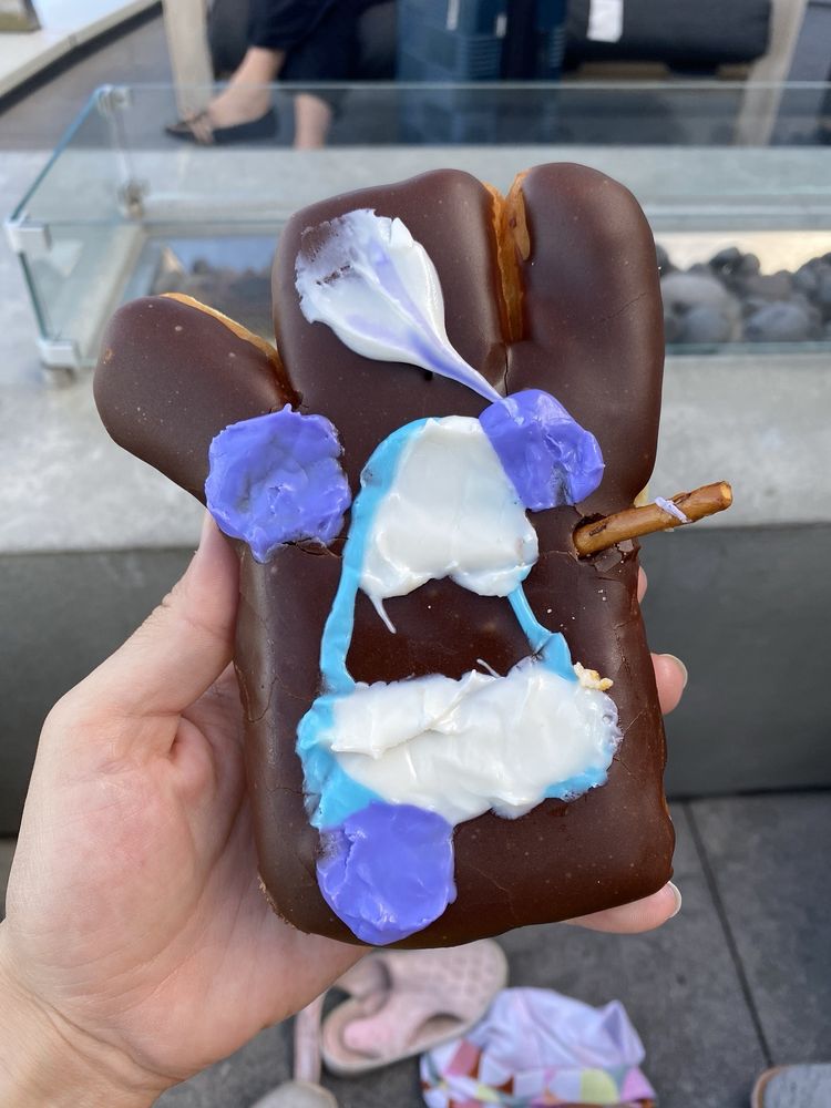 VOODOO DOUGHNUT - Updated August 2025 - 429 Photos & 131 Reviews - 8500 ...