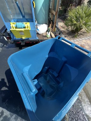 CLEAN N FRESH BINS - Updated December 2025 - 26 Photos & 37 Reviews ...