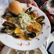 QUAHOG’S SEAFOOD SHACK - TEMP. CLOSED - 174 Photos & 373 Reviews ...