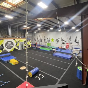 ULTIMATE SPORTS CONNECTION - Updated October 2025 - 25 Photos & 20 ...