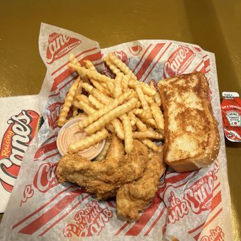 RAISING CANE’S CHICKEN FINGERS - Updated October 2025 - 41 Photos & 25 ...