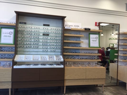 PEARLE VISION - Updated January 2026 - 54 Reviews - 755 NW Gilman Blvd ...