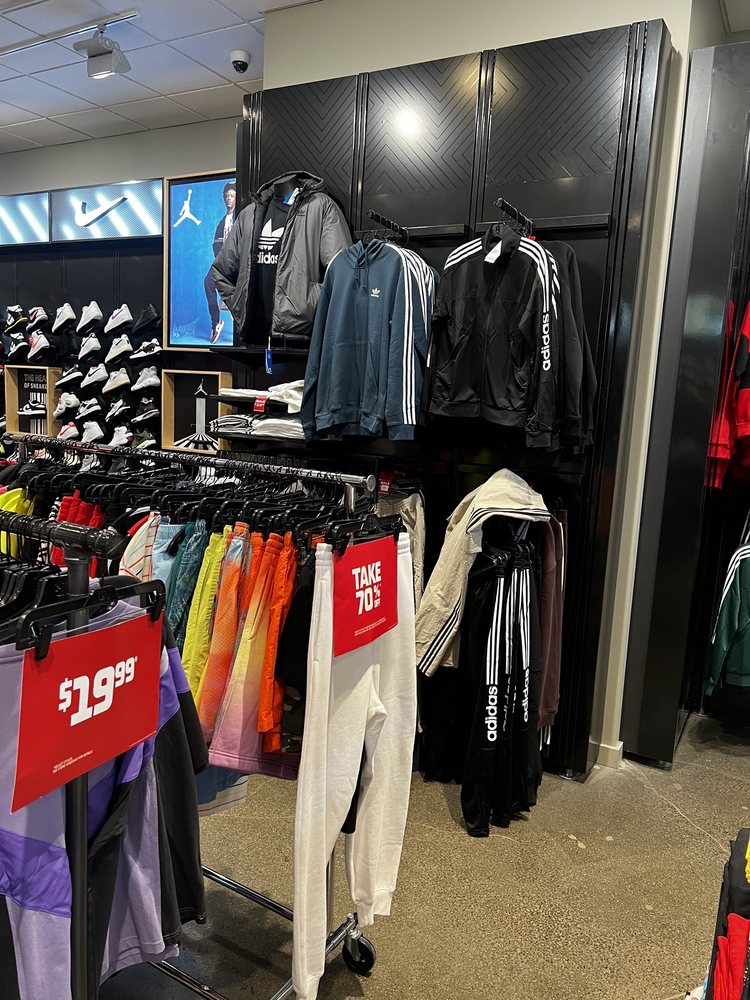 FOOT LOCKER - Updated December 2025 - 52 Photos & 25 Reviews - 24201 ...