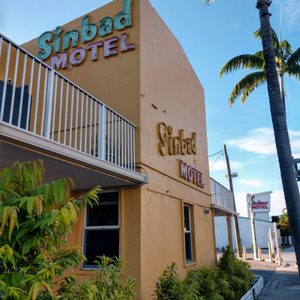 SHALIMAR MOTEL - Updated August 2025 - 18 Photos & 27 Reviews - 6200 ...