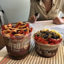 TRU BOWL SUPERFOOD BAR - NEWPORT BEACH - Updated 2024 - 465 Photos ...