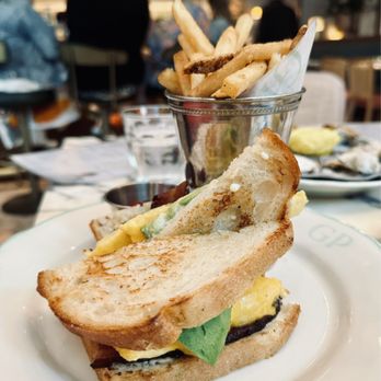 GREEN POINT SEAFOOD & OYSTER BAR - Updated August 2024 - 115 Photos ...