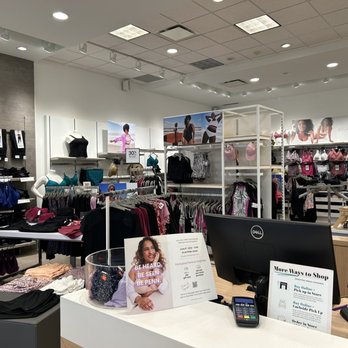 PENNINGTONS - Updated January 2026 - 11804 Sarcee Trail NW, Calgary ...