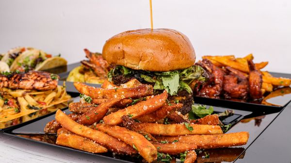 DEUCES KITCHEN AND COCKTAILS - Updated December 2025 - 55 Photos & 21 ...