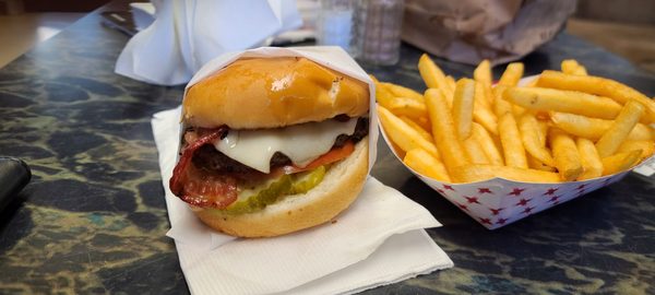 CRASH BURGER - 60 Photos & 149 Reviews - 646 E Main St, Montrose, CO - Yelp