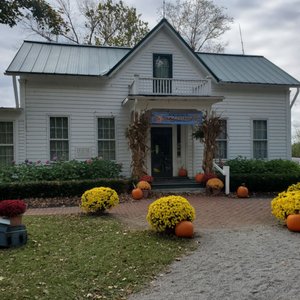 RICHMOND ART MUSEUM - Updated July 2024 - 11 Photos - 350 Hub Etchison ...