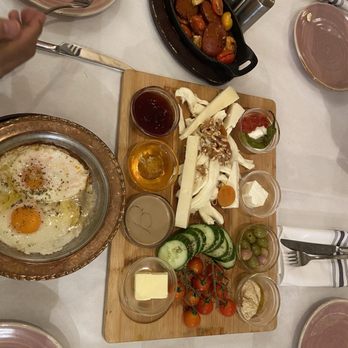 NAR RESTAURANT NYC - Updated June 2024 - 97 Photos & 25 Reviews - 34 E ...