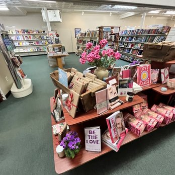 DOYLESTOWN BOOKSHOP - Updated September 2025 - 16 Photos & 39 Reviews - 16 S Main St, Doylestown ...