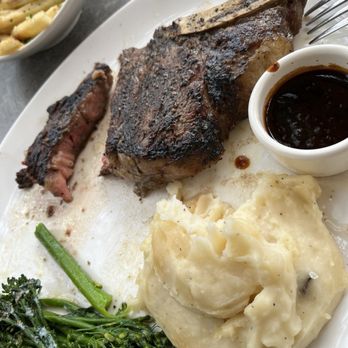 YARD HOUSE - Updated November 2024 - 919 Photos & 895 Reviews - 21001 N ...