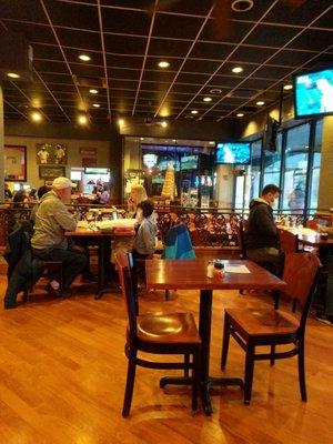 HITZ PIZZA AND SPORTS BAR - 67 Photos & 130 Reviews - 700 S Butterfield ...