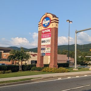 CALHOUN OUTLET MARKETPLACE - Updated June 2025 - 26 Photos & 21 Reviews ...