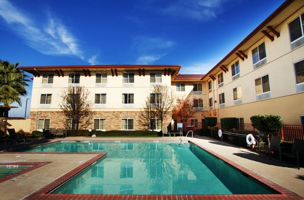 HOLIDAY INN EXPRESS & SUITES TURLOCK-HWY 99 - 61 Photos & 63 Reviews ...