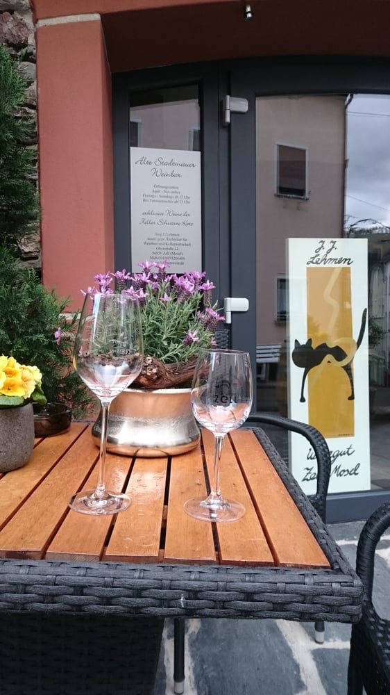 WEINBAR ALTE STADTMAUER - Wine Bars - Oberst. 44, Zell (Mosel ...