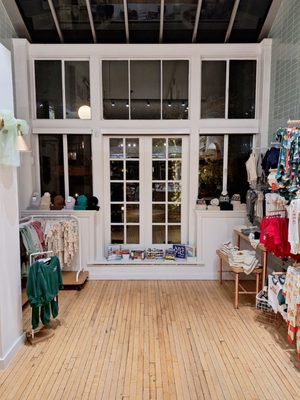 ALICE & WONDER - Updated December 2025 - 52 Photos & 11 Reviews - 611 N ...