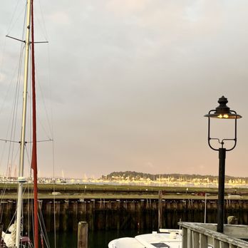 FINZ SEAFOOD & GRILL - Updated December 2024 - 1006 Photos & 1181 ...