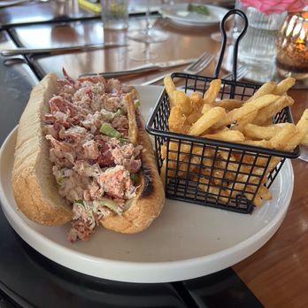 WINDROSE MARKER 26 LAKESIDE DINING - Updated January 2026 - 35 Photos ...