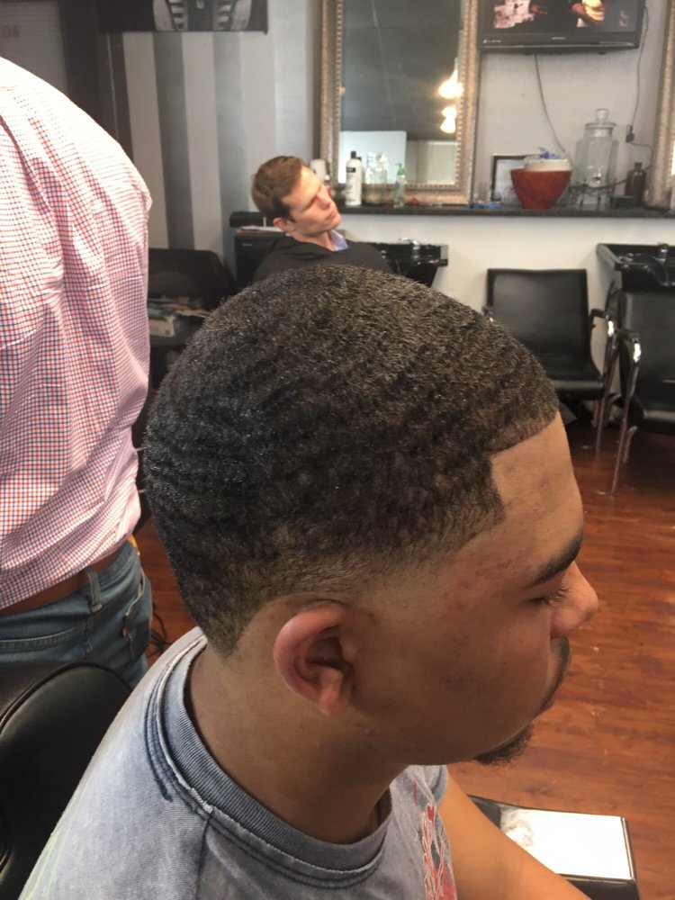 REGGIE’S BARBER EMPORIUM - 31 Photos & 27 Reviews - 111 N Wabash Ave ...