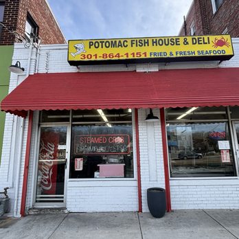 POTOMAC FISH HOUSE & DELI - Updated July 2025 - 52 Photos & 50 Reviews ...