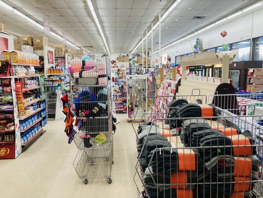 ROYAL BARGAINS - Updated October 2025 - 41 Photos - 1 Shoppers Ln ...