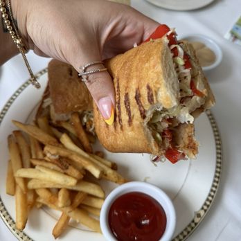 WASHINGTON CROSSING INN - Updated December 2025 - 204 Photos & 242 ...