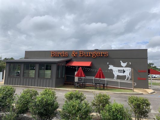 BIRDS AND BURGERS - Updated August 2025 - 67 Photos & 89 Reviews - 717 ...