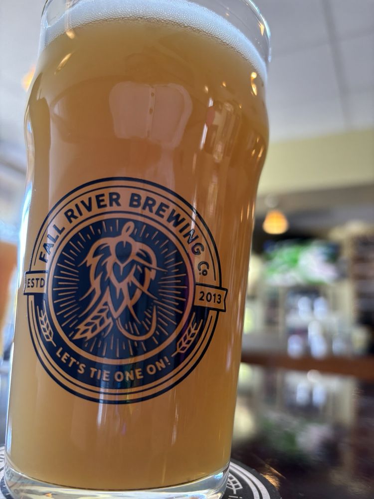 FALL RIVER TAPHOUSE - Updated December 2025 - 144 Photos & 193 Reviews ...