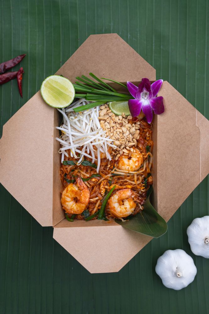 HIW KAOW THAI FOOD TRUCK - Updated October 2025 - 42 Photos & 15 ...