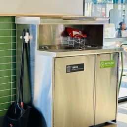 SHAKE SHACK - Updated May 2025 - 182 Photos & 110 Reviews - 103 W ...