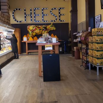 WISCONSIN CHEESE MART - 386 Photos & 210 Reviews - 215 W Highland Ave ...