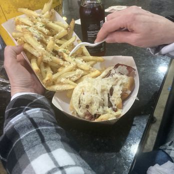 CURIOUS DOG - Updated June 2025 - 184 Photos & 158 Reviews - 200 W ...