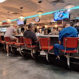 LESTER’S DINER - Updated July 2025 - 973 Photos & 961 Reviews - 250 W ...