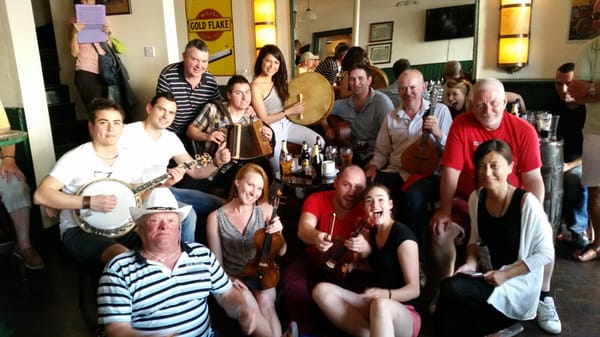 ROB ROY BAR - Updated November 2024 - 19 Photos - 2/3 Pearse Square ...