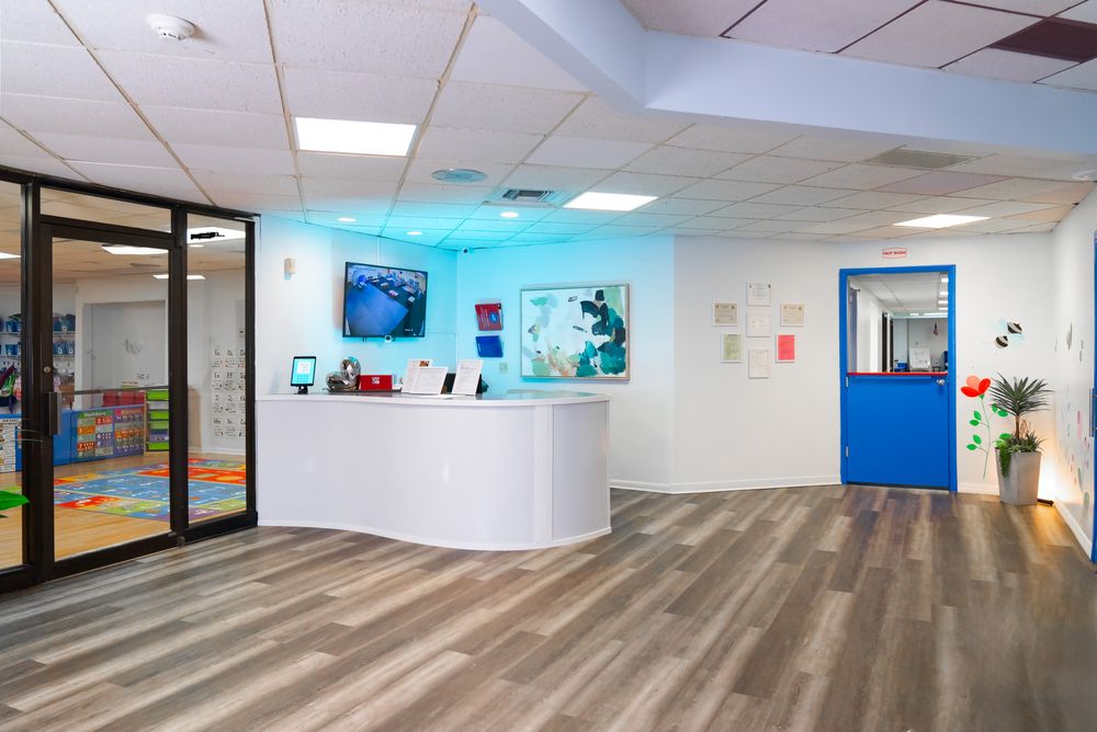 RIGHT STEPS ACADEMY - Updated October 2025 - 40 Photos - 12800 Kenwood Ln, Fort Myers, Florida ...