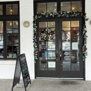 THE HIDDEN LANTERN BOOKSTORE - Updated February 2026 - 44 Photos & 30 Reviews - 84 N Barrett Sq ...