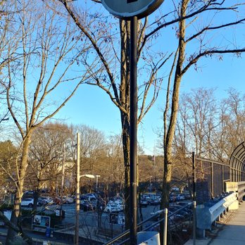 WELLESLEY SQUARE COMMUTER RAIL STATION - Updated July 2025 - 1 Grove St ...