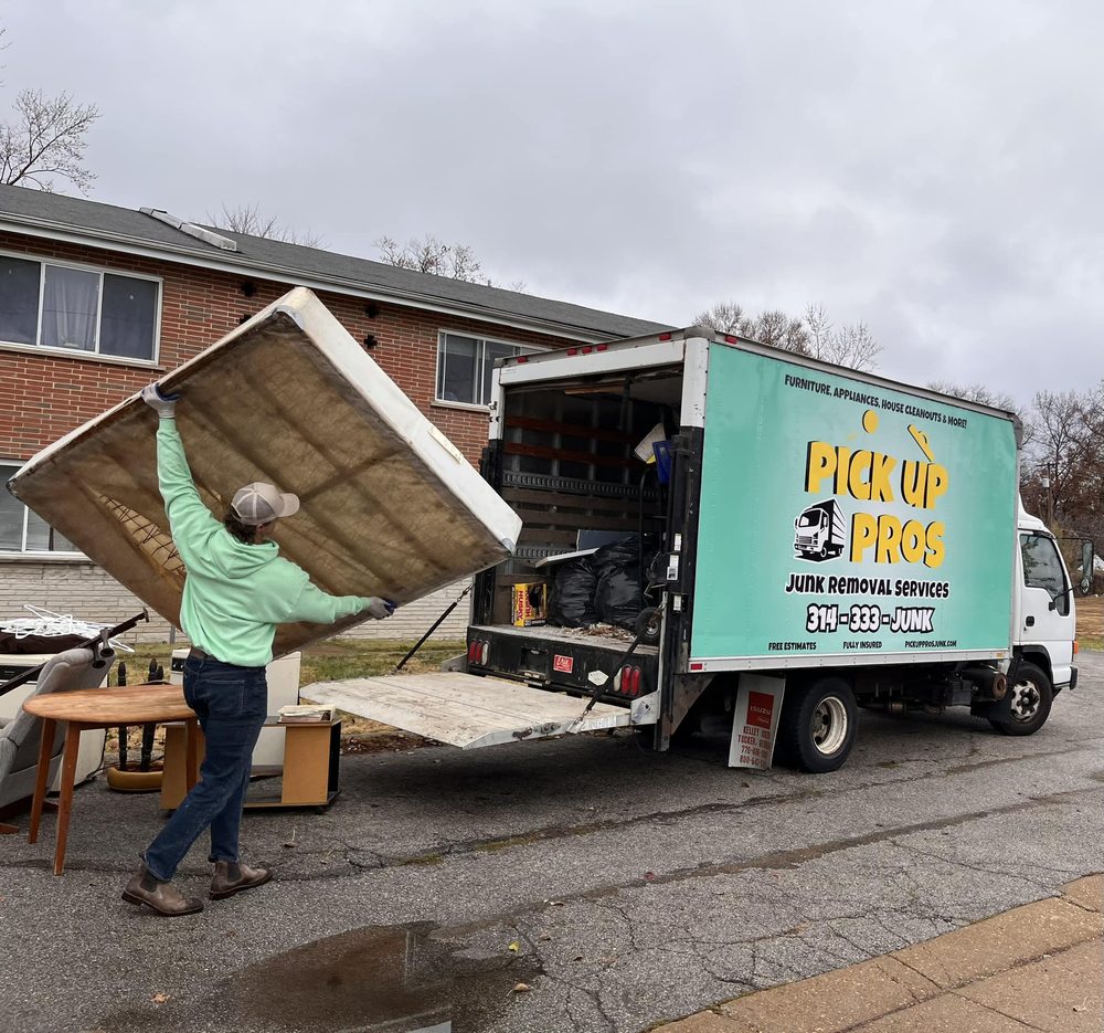 PICK UP PROS JUNK REMOVAL - Updated October 2025 - St. Charles ...