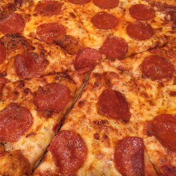 CHICHOS PIZZA - HICKORY - Updated October 2025 - 21 Photos & 25 Reviews ...