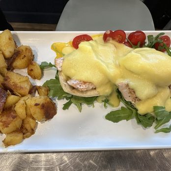 BREAKAWAY BISTRO - Updated December 2025 - 12 Photos & 17 Reviews - 195 ...