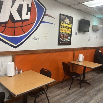 WING SUPREME - Updated June 2024 - 39 Photos & 99 Reviews - 3925 N ...