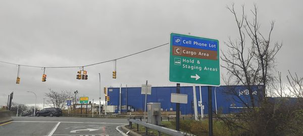 JFK INTERNATIONAL AIRPORT JFK CELL PHONE LOT - Updated December 2025 ...